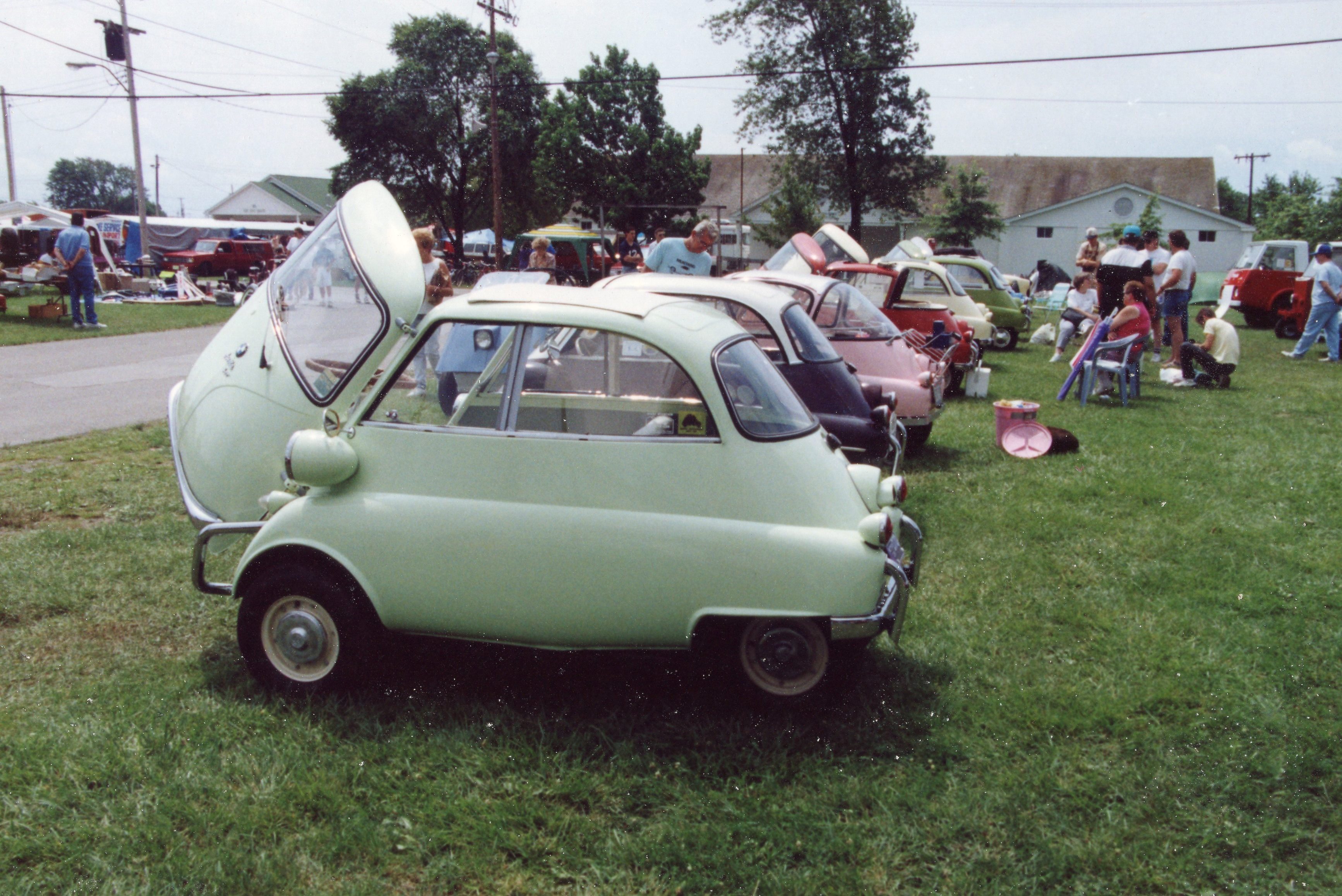 The Isetta Saga, Chapter 6: Strip That Chassis! | richardscarblog